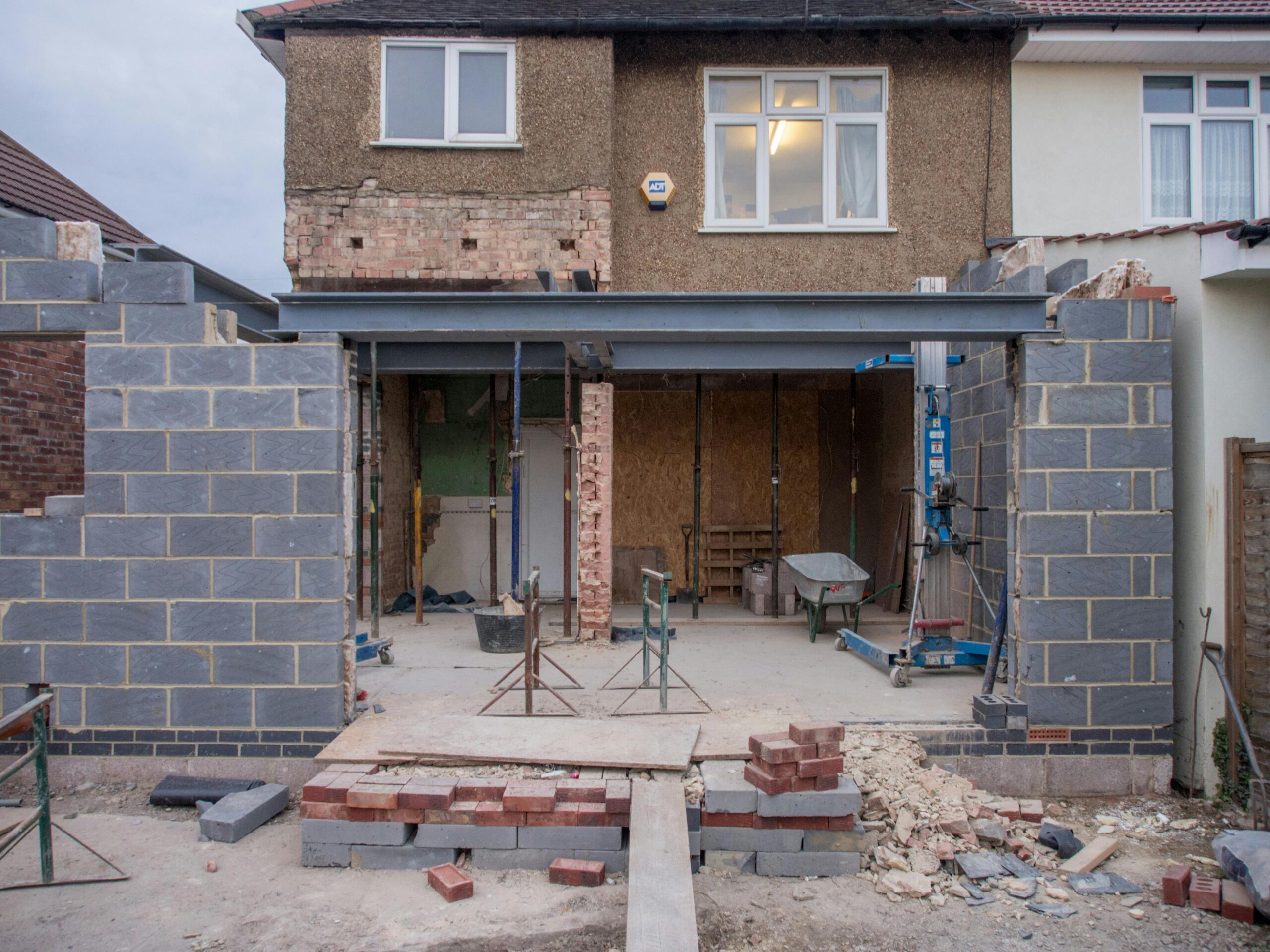What Size Skip Should I Hire For A Kitchen Renovation? - Morley Skips